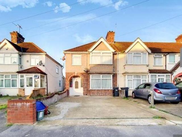 3 Bedroom End Of Terrace House For Sale In Cranford