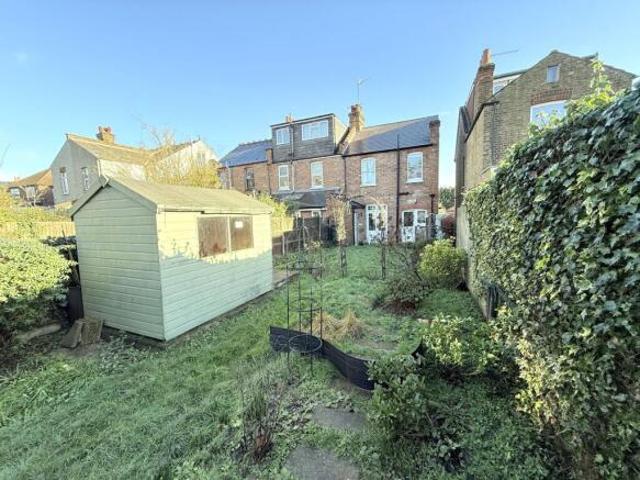 3 bedroom end of terrace house for sale in Crescent Road, Barnet, EN4