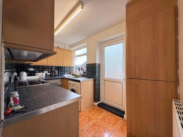 3 bedroom end of terrace house for sale in Cressingham Road, Edgware, HA8
