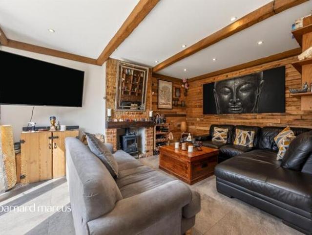 3 bedroom end of terrace house for sale in Crispin Crescent, Croydon, CR0