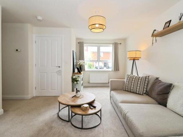 3 bedroom end of terrace house for sale in Crocus Road, Lyde Green, Bristol, BS16