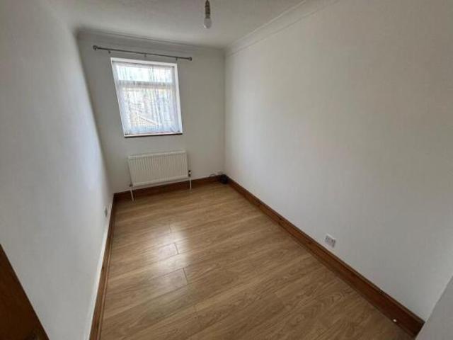 3 bedroom end of terrace house for sale in Croftmeadow Court, Blackthorn, Northampton NN3