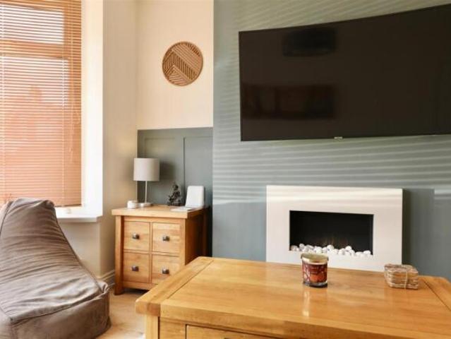3 bedroom end of terrace house for sale in Ancaster Avenue, Hull, HU5