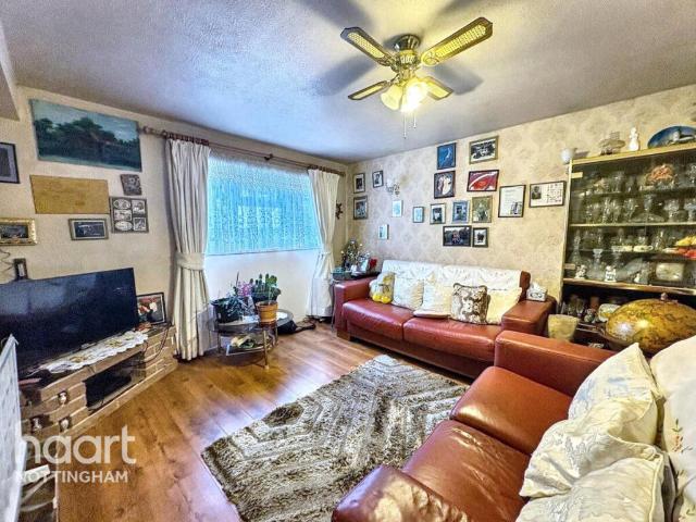 3 bedroom end of terrace house for sale in Abbotsford Drive, Nottingham, NG3