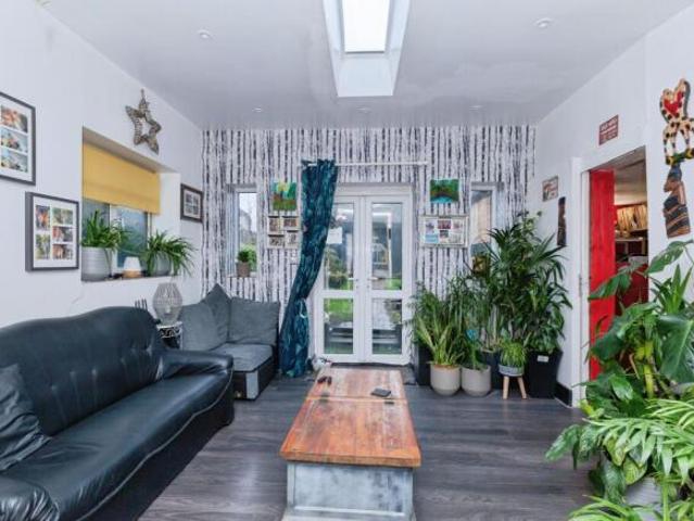 3 bedroom end of terrace house for sale in Aikman Avenue, Leicester, LE3
