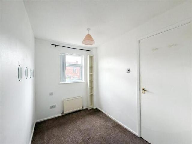 3 bedroom end of terrace house for sale in Aldford Close, Didsbury, M20