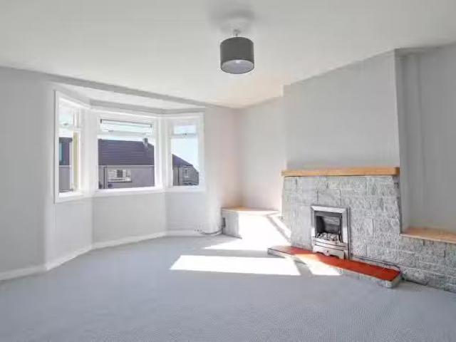 3 Bedroom End Of Terrace House For Sale In Alexander Avenue, L.