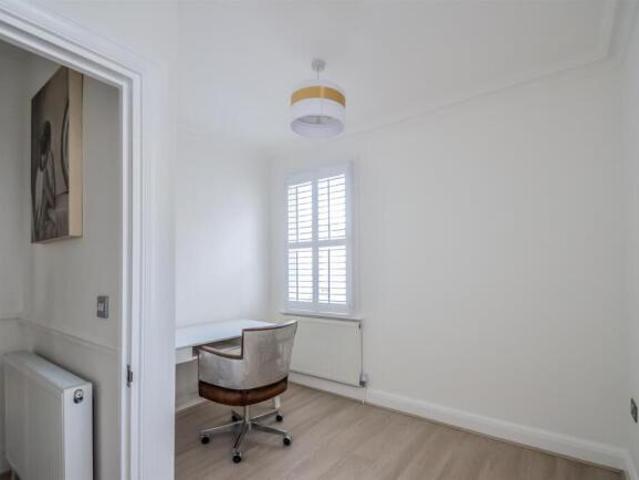 3 bedroom end of terrace house for sale in Alexandra Road, Southend On Sea, SS1