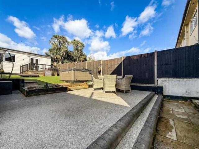 3 bedroom end of terrace house for sale in Allaway Avenue, Paulsgrove, PO6