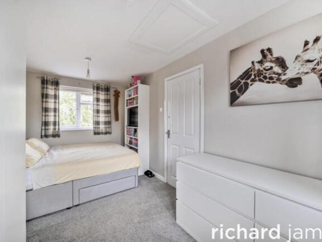 3 bedroom end of terrace house for sale in Allington Road, Penhill, Swindon, SN2