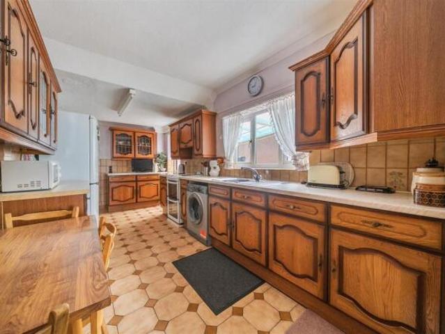3 bedroom end of terrace house for sale in Bower Street, Bedford, MK40