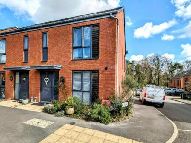 3 Bedroom End Of Terrace House For Sale In Bordon, Hampshire