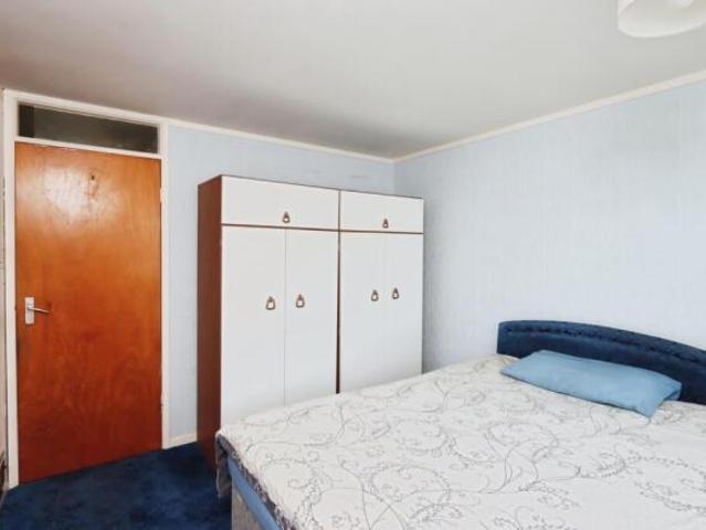 3 bedroom end of terrace house for sale in Batemoor Road, Sheffield, S8