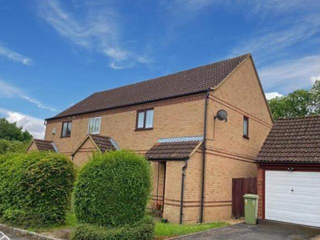 3 Bedroom End Of Terrace House For Sale In Bancroft, Milton Keynes