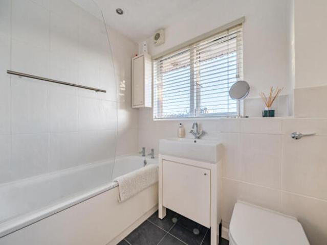 3 bedroom end of terrace house for sale in Barkwith Close, Lower Earley, Reading, RG6