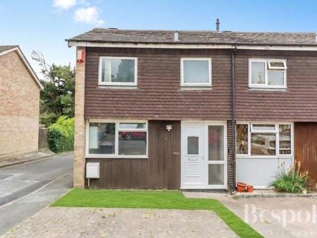 3 bedroom end of terrace house for sale in Barnsdale Road, Reading, RG2