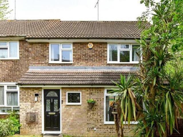 3 Bedroom End Of Terrace House For Sale In Basildon