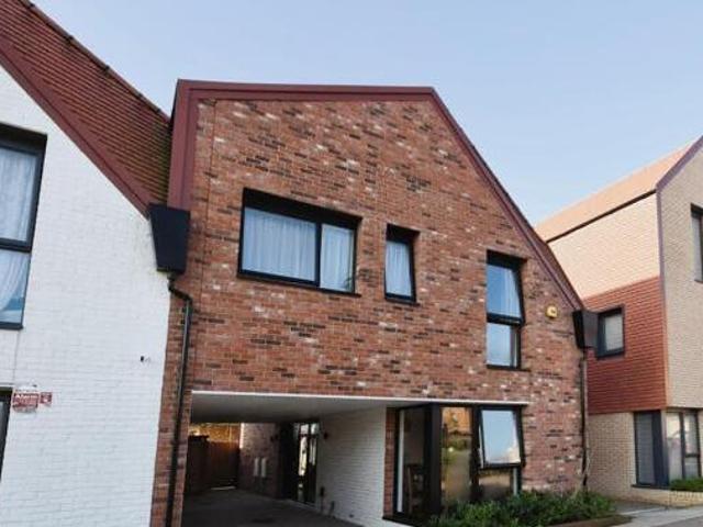 3 Bedroom End Of Terrace House For Sale In Basildon, Essex