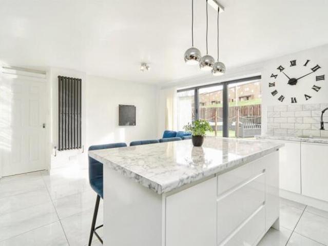 3 bedroom end of terrace house for sale in Beckhill Gardens, Leeds, LS7