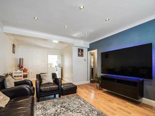 3 Bedroom End Of Terrace House For Sale In Becontree Heath