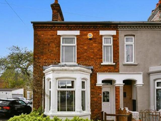3 Bedroom End Of Terrace House For Sale In Bedford