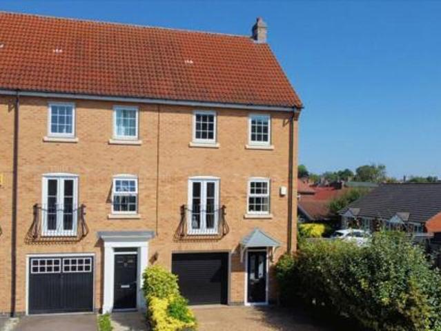 3 Bedroom End Of Terrace House For Sale In Beeston