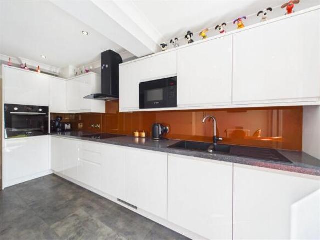 3 bedroom end of terrace house for sale in Birchwood Road, Bristol, BS4