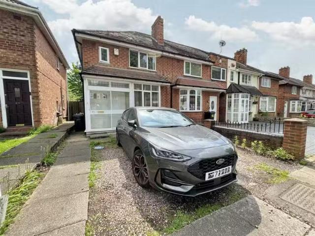 3 bedroom end of terrace house for sale in Birdbrook Road, Gre.