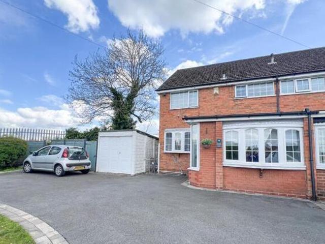 3 Bedroom End Of Terrace House For Sale In Birmingham