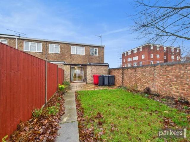3 bedroom end of terrace house for sale in Blyth Walk, Reading, Berkshire, RG2