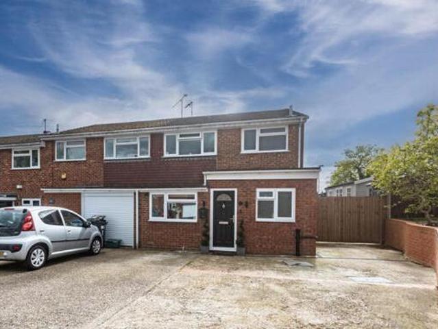 3 Bedroom End Of Terrace House For Sale In Blackwater, Hampshire