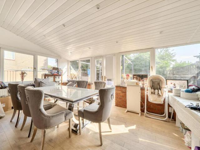 3 bedroom end of terrace house for sale in Blackbird Leys Road, Oxford, Oxfordshire, OX4
