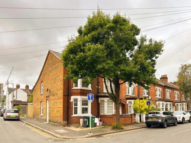 3 bedroom end of terrace house for sale in Bruce Grove, Watford, WD24