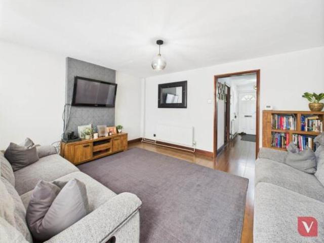3 bedroom end of terrace house for sale in Brussels Way, Luton, LU3