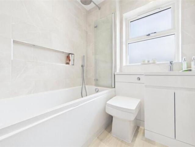 3 bedroom end of terrace house for sale in Bryant Place, Purley on Thames, Reading, Berkshire, RG8