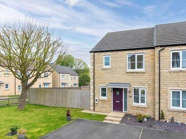 3 Bedroom End Of Terrace House For Sale In Bradford, West Yorkshire