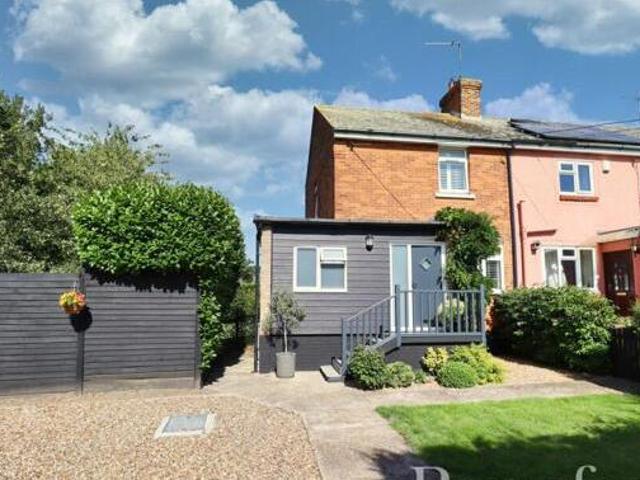 3 Bedroom End Of Terrace House For Sale In Bradwell on sea