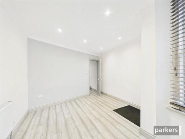 3 bedroom end of terrace house for sale in Brighton Road, Reading, Berkshire, RG6