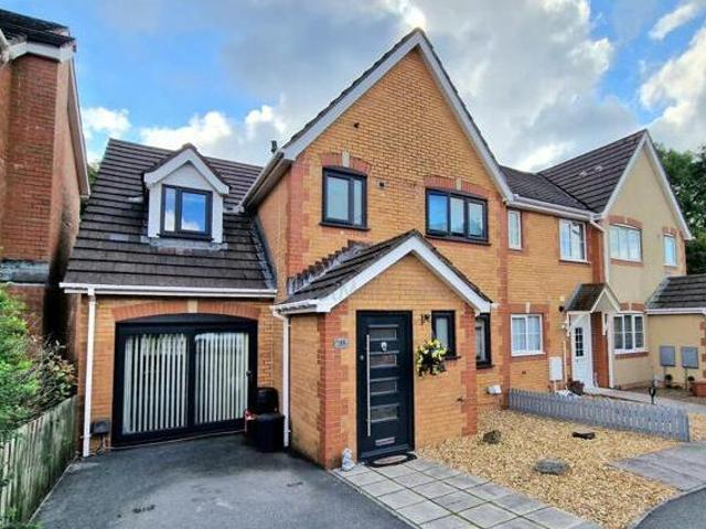 3 Bedroom End Of Terrace House For Sale In Broadlands