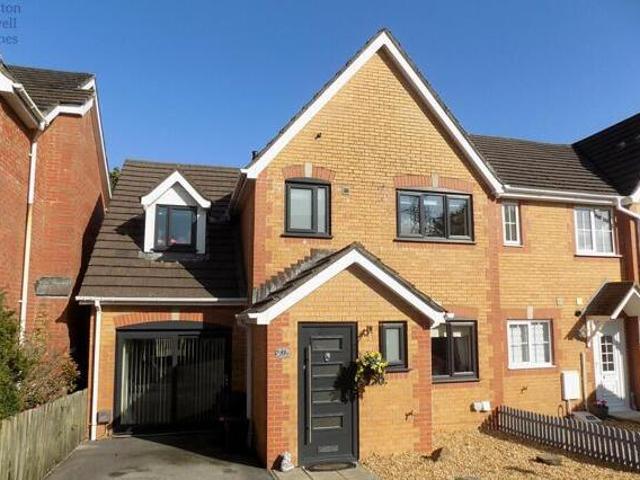 3 Bedroom End Of Terrace House For Sale In Broadlands