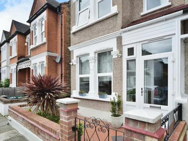 3 Bedroom End Of Terrace House For Sale In Bromley, Kent