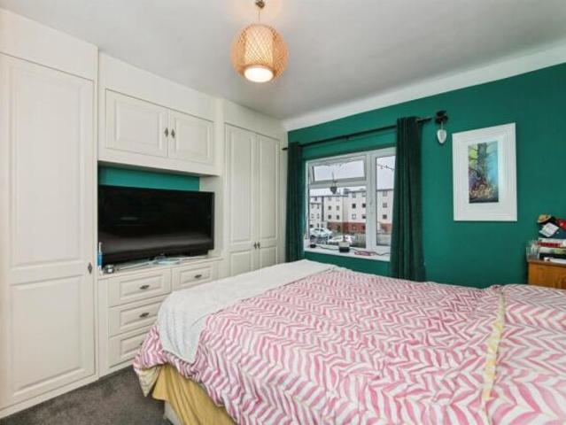 3 bedroom end of terrace house for sale in Burnthouse Lane, Exeter, EX2