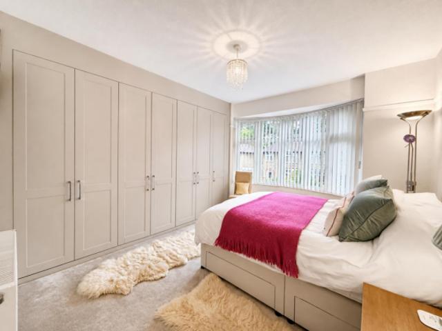 3 bedroom end of terrace house for sale in Burwood Road, Abington, Northampton NN3