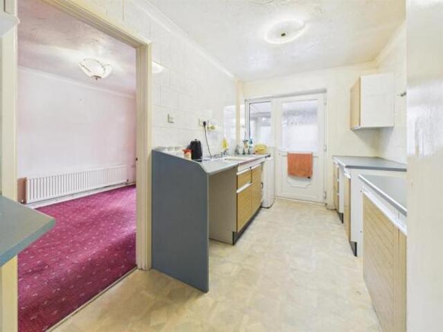 3 bedroom end of terrace house for sale in Byworth Close, Reading, RG2