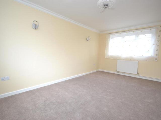 3 bedroom end of terrace house for sale in Byron Close, BASINGSTOKE, RG24