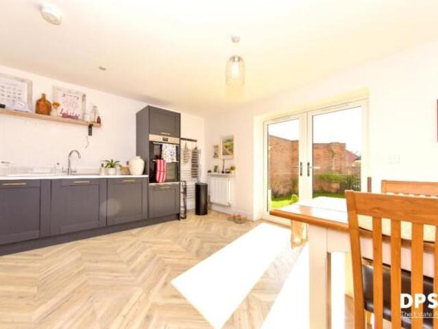3 bedroom end of terrace house for sale in Golden Grove, Churwell, Morley, Leeds, LS27
