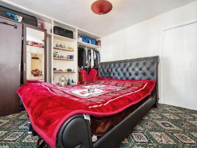 3 bedroom end of terrace house for sale in Garfield Street, Bedford, MK41