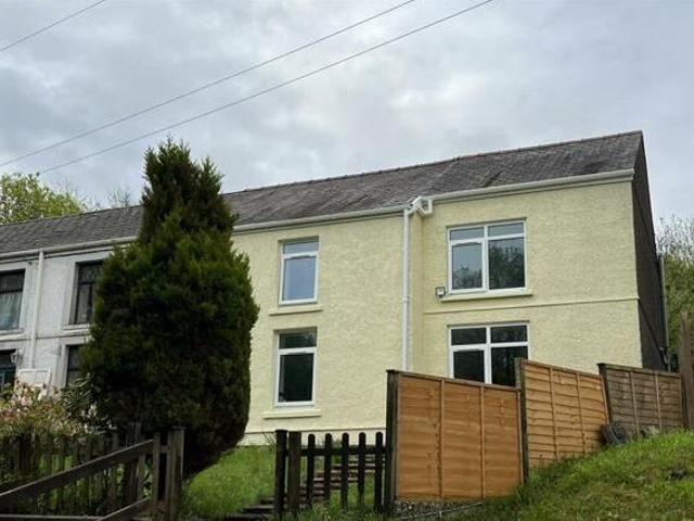 3 Bedroom End Of Terrace House For Sale In Garnant