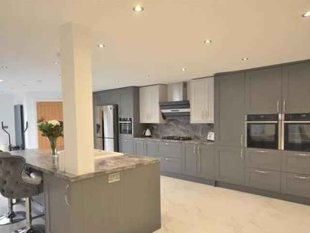 3 bedroom end of terrace house for sale in Giffords Cross Road Corringham StanfordleHope SS17