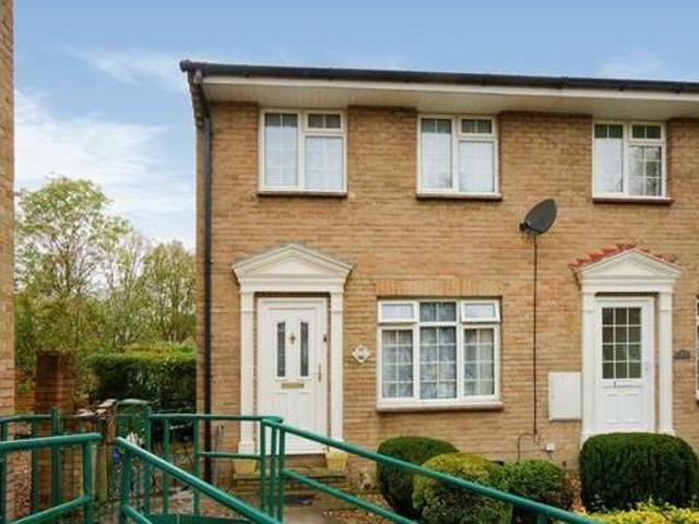 3 bedroom end of terrace house for sale in Grantham Close Freshbrook Swindon SN5